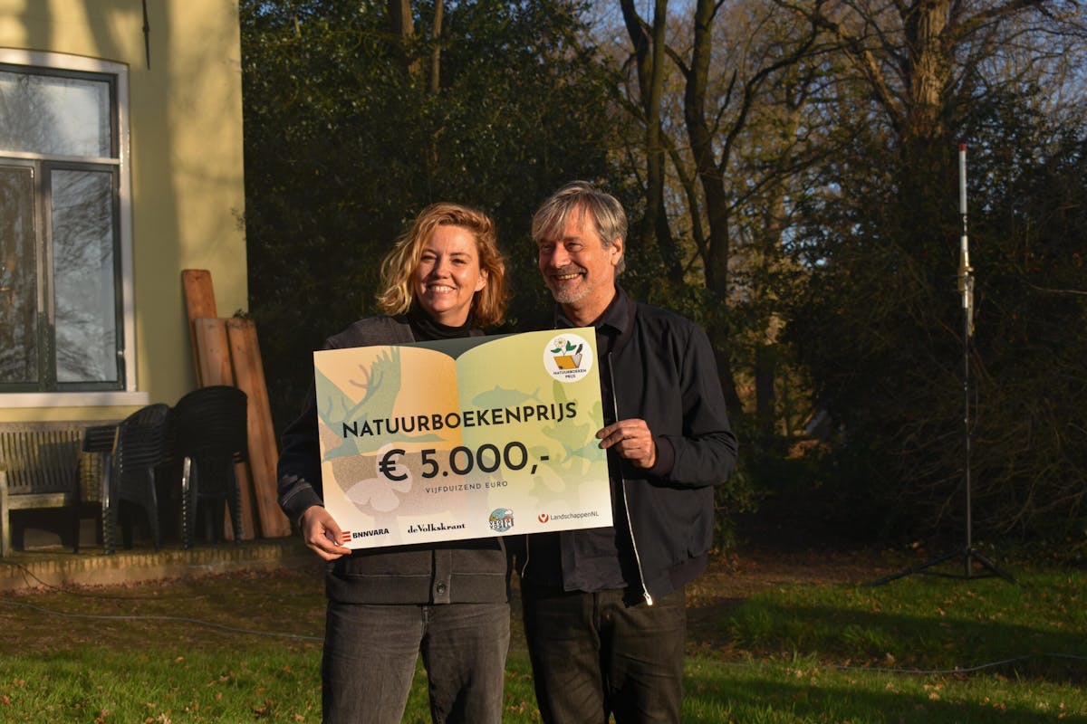 Caspar Janssen en Margot Holtman winnen Natuurboekenprijs 2024 - Het ...